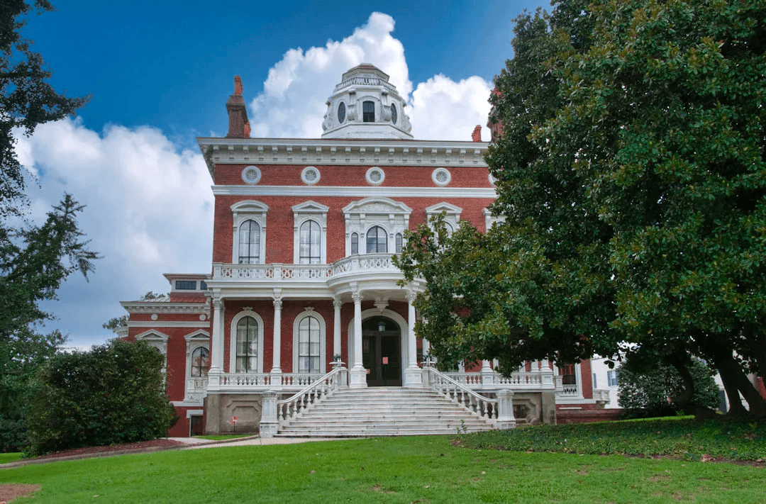 The Haunted History of the Hay House - GHOSTLANDIA