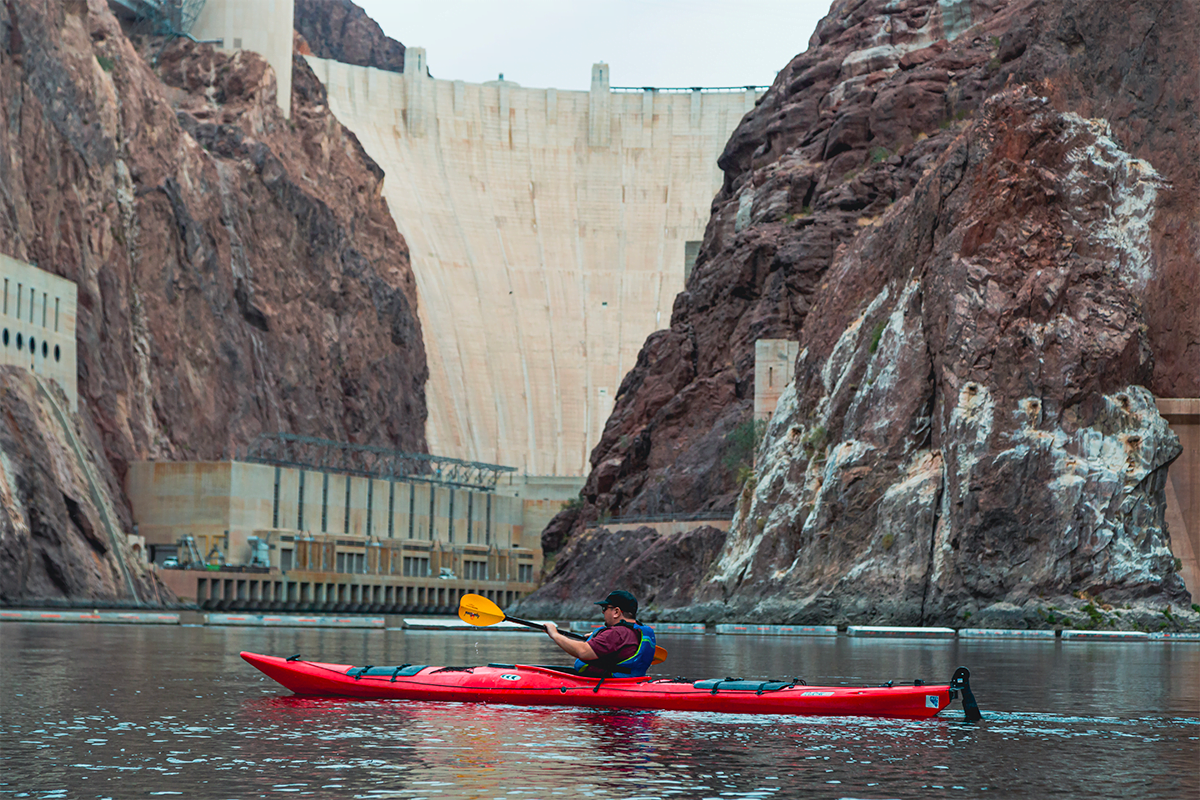 The Haunting Waters of Hoover Dam - GHOSTLANDIA
